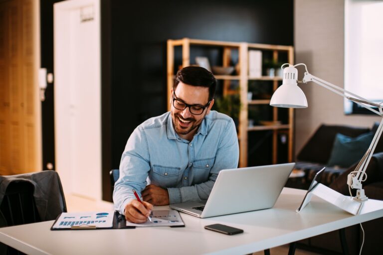Remote Work: Find the Perfect Opportunity - Destaque Vagas Mais